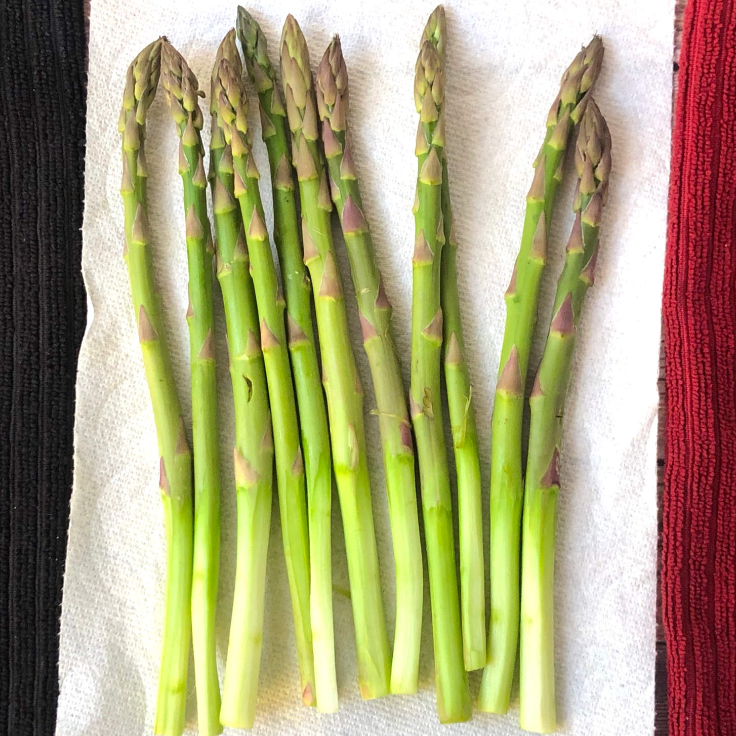 Asparagus Tempura With Soy Sauce and Lemon Dipping Sauce - The Flavor Dance